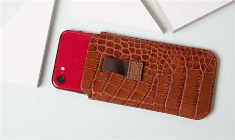 iPhone SE leather cases