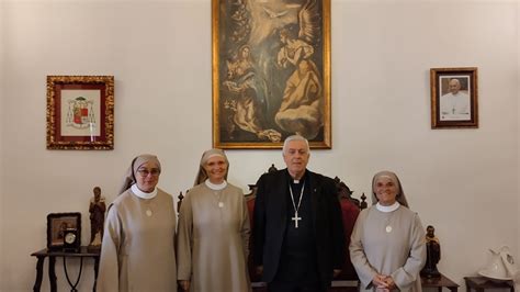 Visita De La Madre María Marta Superiora General Del Instituto Hijas