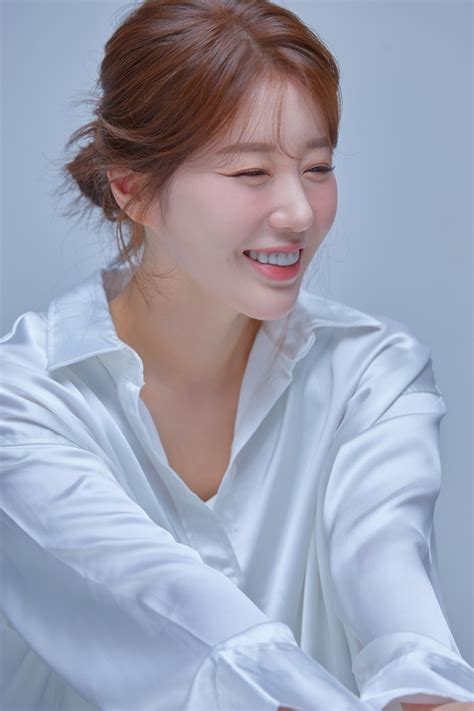 나비 11월 3일 자작곡 컴백…봄별꽃 정동환과 공동 작곡 디스패치 뉴스는 팩트다