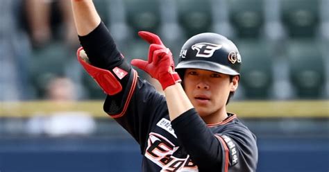 포토 한화 유상빈 프로데뷔 첫 안타를 2루타로