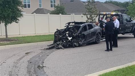 Tesla Crashes Into Florida Homes Before Erupting Into Flames
