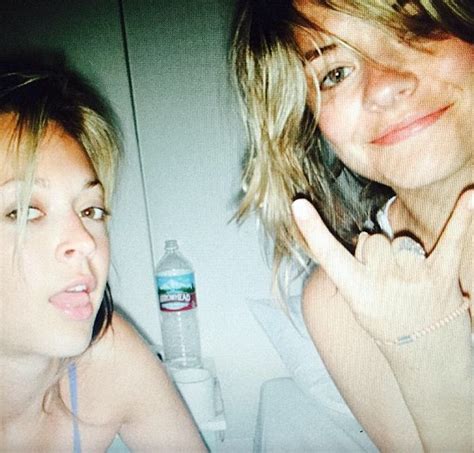 Bbc Radio 1 Shares Holly Willoughby And Fearne Cotton Throwback Snap