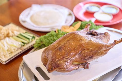 北京ダックの食べ方｜ダックの皮から肉までをすべて堪能！｜goodie Foodie