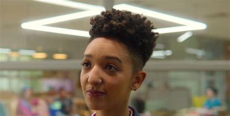 Sex Education Los Grandes Cambios Que Traen Los Nuevos Personajes Transgénero Vader