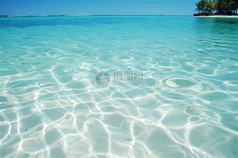 夏季蔚蓝清澈的海水高清图片下载 正版图片600675265 摄图网