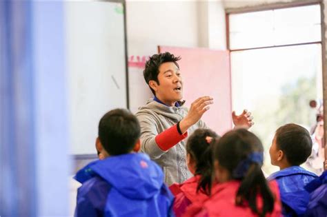 讓世界聽見兩團匯演在即汪峰蔡國慶互換教學畫風 每日頭條