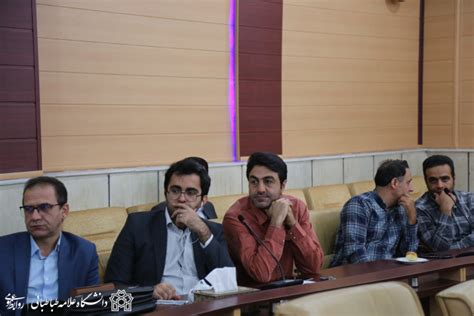 دکتر محسن حبیبی، به عنوان سرپرست دانشکده ادبیات فارسی و زبان های خارجی