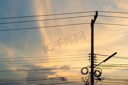 扶住电线杆摄影图片 扶住电线杆摄影作品 千库网