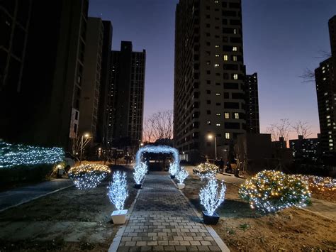 의정부 신곡포레스타뷰 아파트 겨울맞이 경관조명 수목조명 포토존 디자인조명 대형크리스마스트리 2021년