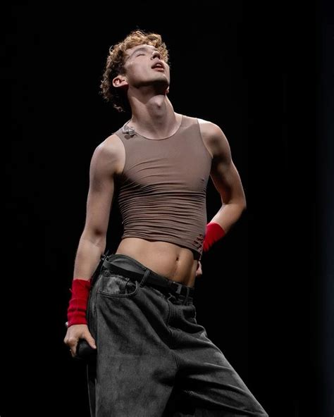Troye Sivan Bio Embracing Effortless Fashion With A Modern Twist