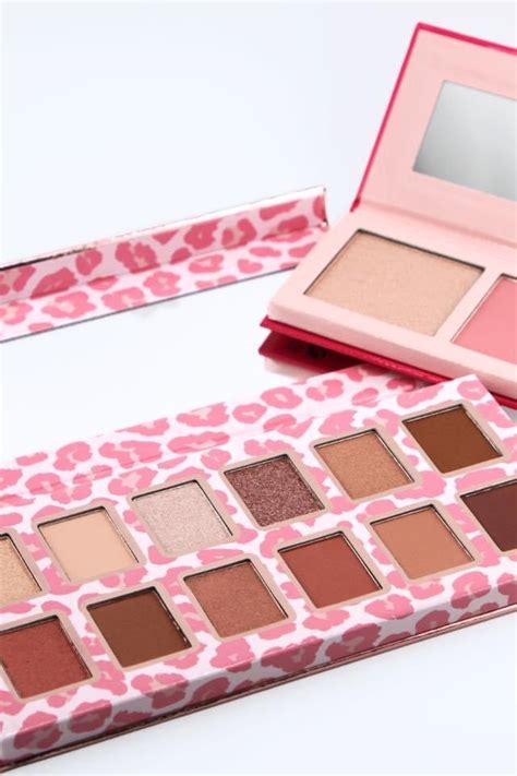 Feeling Sassy Eyeshadow Palette Twisted Sis Boutique