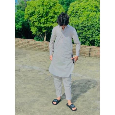 ΛЯ ♛ Rizvi 007 On Threads