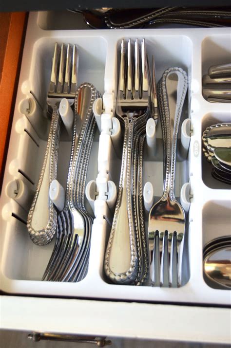 5 Tips To Tame The Clutter And Get Organized