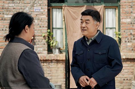 《那座城这家人》天津卫视热播 李建义笑对生活起落滚动新闻娱乐频道