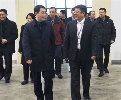 苏州园区党工委书记吴庆文一行莅临我司考察江苏北人智能制造科技股份有限公司