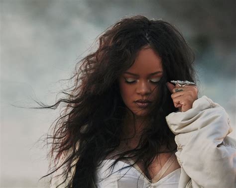 Rihannas Boobs Got Nice Bigger Rcelebswithbigtits
