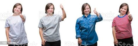 행복 한 엄지손가락 손으로 제스처를 하 고 격리 된 배경 위에 Sydrome 여자 다운의 콜라주 승인 성공을 보여주는 카메라를