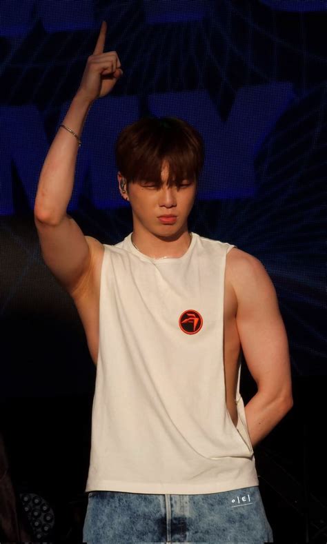 Pin By 𝙬𝙖𝙣𝙣𝙖𝙢𝙖𝙮 On Kang Daniel Daniel Prince Daniel Kpop Guys