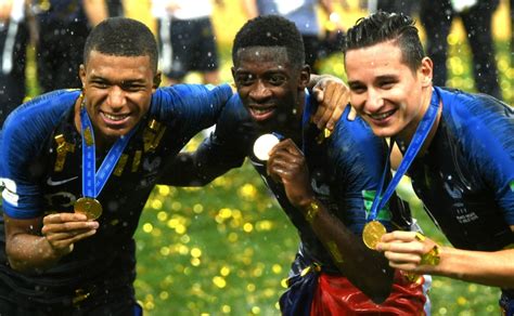 Qatar 2022 Le Medaglie Dei Vincitori Della Coppa Del Mondo Sono Fatte
