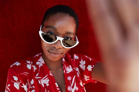 This Makeup Artist On TikTok Just Revealed How To Sunglass Proof Your Makeup