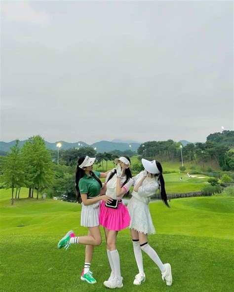 セリ さんのインスタグラム写真 セリ Instagram「여자셋이 라운딩을 나가면 공이 찢어져⛳️🐻 세리데이 Vlog 업로드