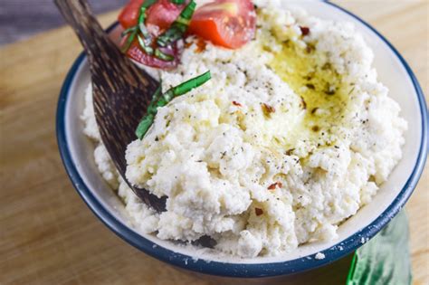 RICOTTA D AMANDE AUX HERBES