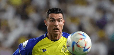 هاتريك رونالدو شاهدوا رد فعل جورجينا وكريستيانو جونيور