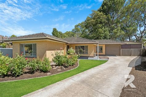 5 Lynn Place Hackham Sa 5163 Domain