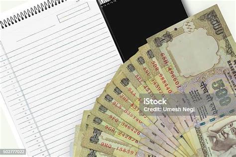 인도어 통화표시가 지급어음 및 메모장 0명에 대한 스톡 사진 및 기타 이미지 0명 2015년 3차원 형태 Istock