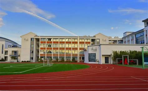 遵义一男子抓住当父母的心理，以介绍就读“名校”为由诈骗袁某
