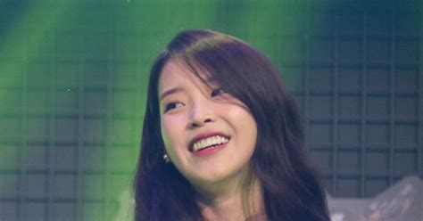 포토 아이유 귀여워도 너무 귀여워~