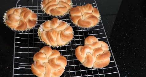 Захарни рулца по стъпка по стъпка рецепта 🍞 със снимка