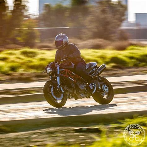 Sundaze • MOTODEMIC