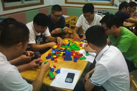 心与心的交流，零距离的互动 ——三新幼儿园中大班家长会报道 园内热点 杭州市上城区三新幼儿园