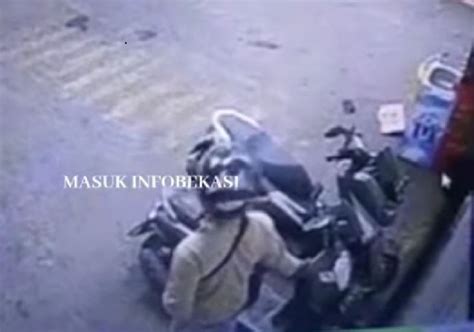 Seorang Pria Terekam Cctv Saat Mencuri Netizen Soroti Tukang Parkir