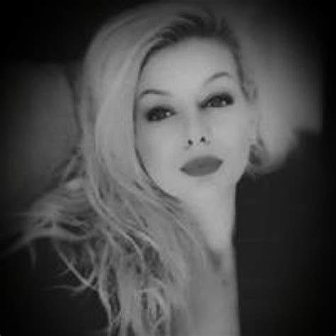 Stream Heli Chryse Music Listen To Songs Albums Playlists For Free