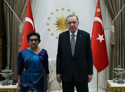 Ambassador Of Sri Lanka To Türkiye Hasanthi Dissanayake Presents