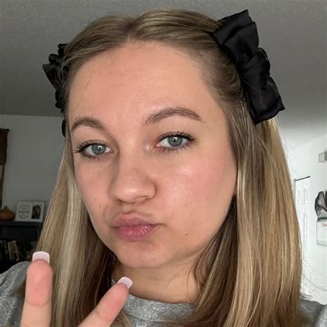 Valeriia Mulla Lerataya • Threads Say More Valeriia Mulla Lerataya • Threads Say More