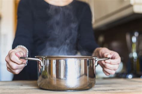 煮魚湯別只會放薑片！內行揭「加1食材」就能鮮甜濃郁、營養滿分 風傳媒