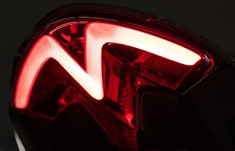 La Triumph Speed Triple RS llegará con un aumento de cilindrada y potencia para ponerse al