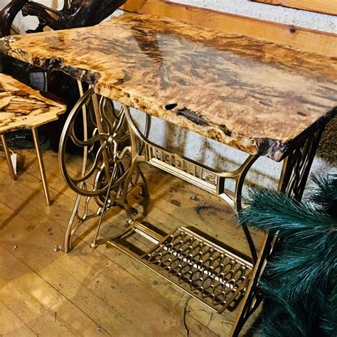 дървен плот от топола и епоксидна смола Vinyl Flooring Flooring Decor