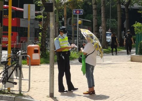 警方新界北總區打擊違例過馬路 兩天共發170張傳票 星島日報