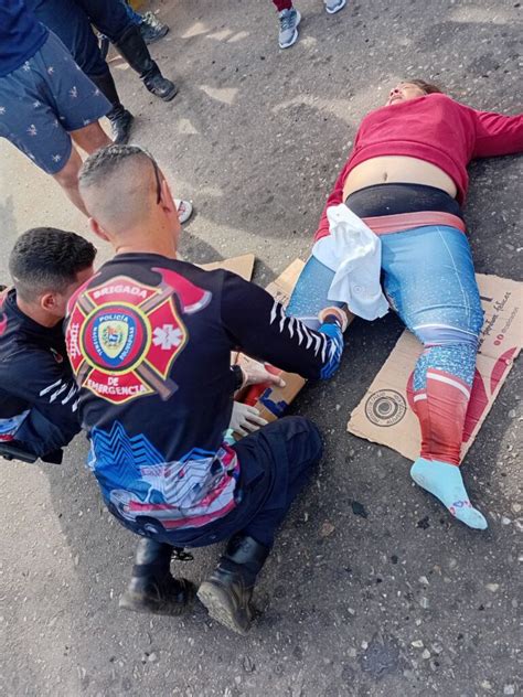Accidente Entre Moto Y Vehículo Deja A Una Mujer Herida En El Kilómetro