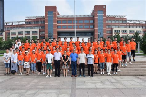 材料学院举行“小草学堂”志愿者出征仪式 山东科技大学新闻网