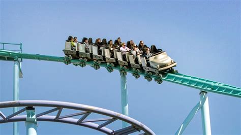 Terrifying Roller Coaster Video Shows Cracked Support Beam Shifting