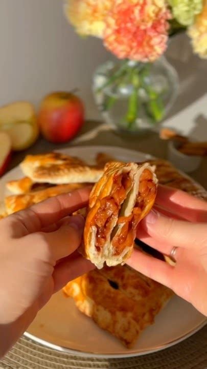 Они такие вкусные и ароматные 😍🤤 слойки слойкисяблоками Youtube