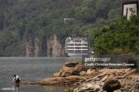 Yangtze River Pollution Photos And Premium High Res Pictures Getty Images