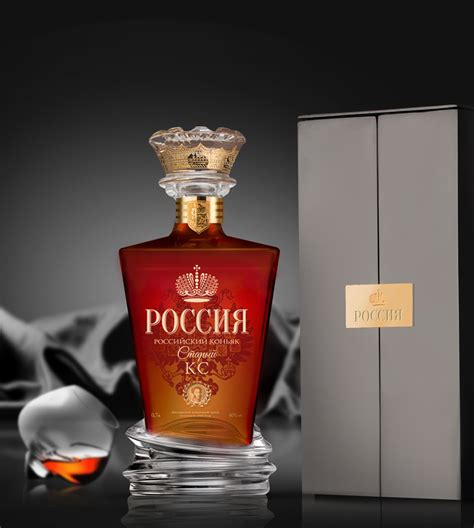 Коньяк "Россия" (Графин) 15 лет - Кизлярский коньячный завод