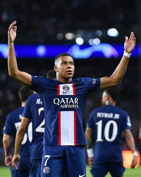 Resmi Kylian Mbappe Bergabung Dengan Real Madrid Jadi Pemain Dengan Bayaran Tertinggi