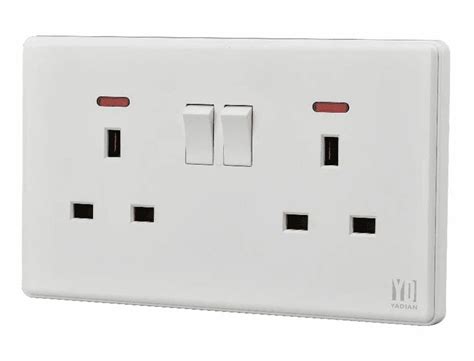 Piano Double 13a Switched Socket Al Manzil